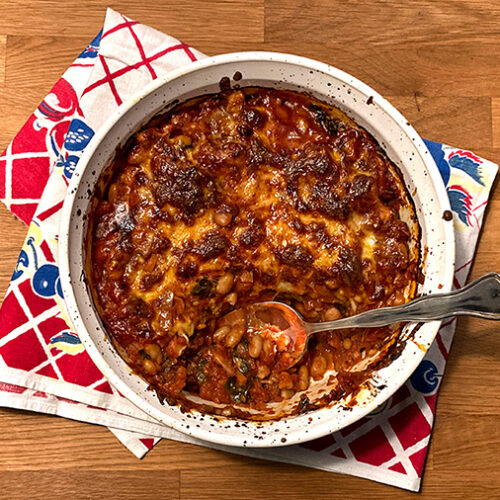 A delicious spin on a classic: Pizza Beans – Blue Kitchen